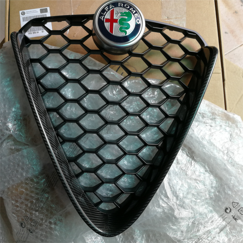 Genuine Alfa Romeo Giulia Super carbon Fibre Front Radiator Grille